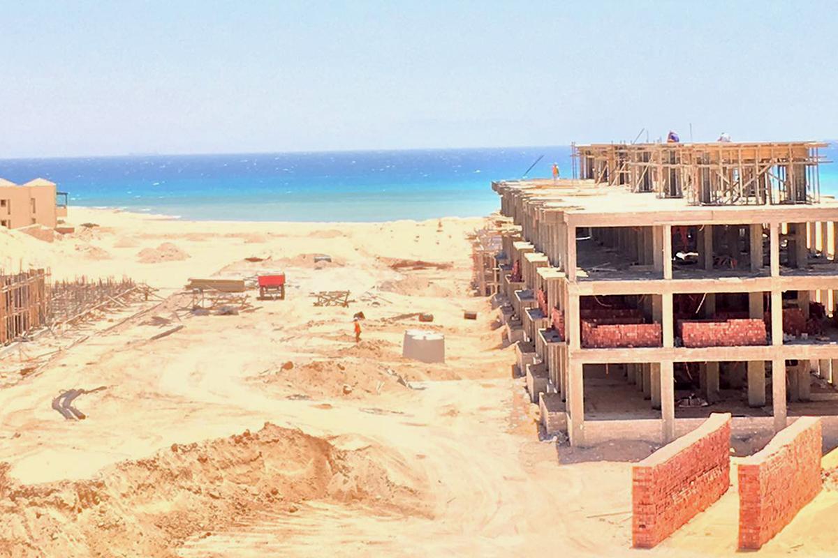 Shortly after the launch of the project with 750 million pounds of ...